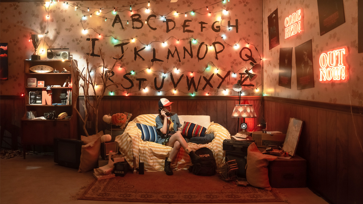 ทีมคนไทย เนรมิตถนนทรงวาด ให้กลายเป็นดินแดนของซีรีส์ Stranger Things ใน ...